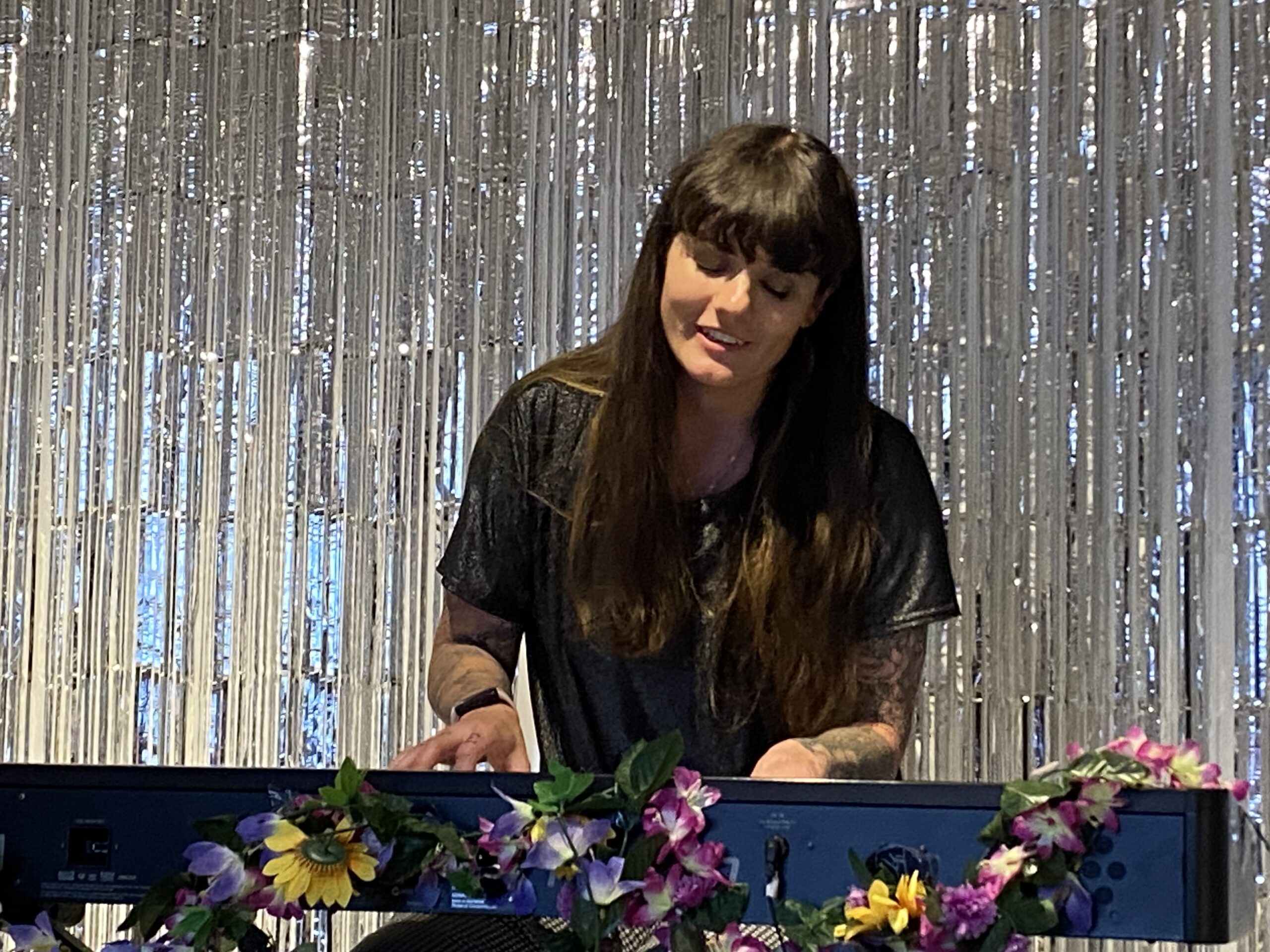 Carol Hodge – live house party gig - The Ginger Quiff