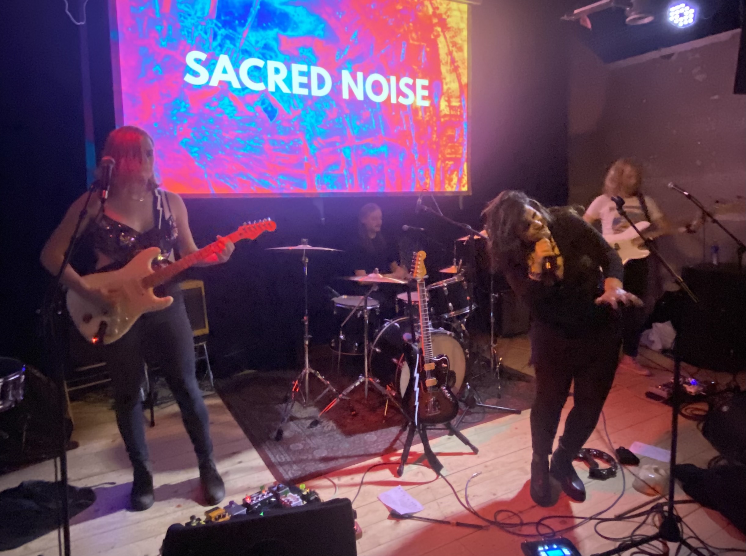 Sacred Noise – live in The Old Hairdressers with Abstract Dancers ...